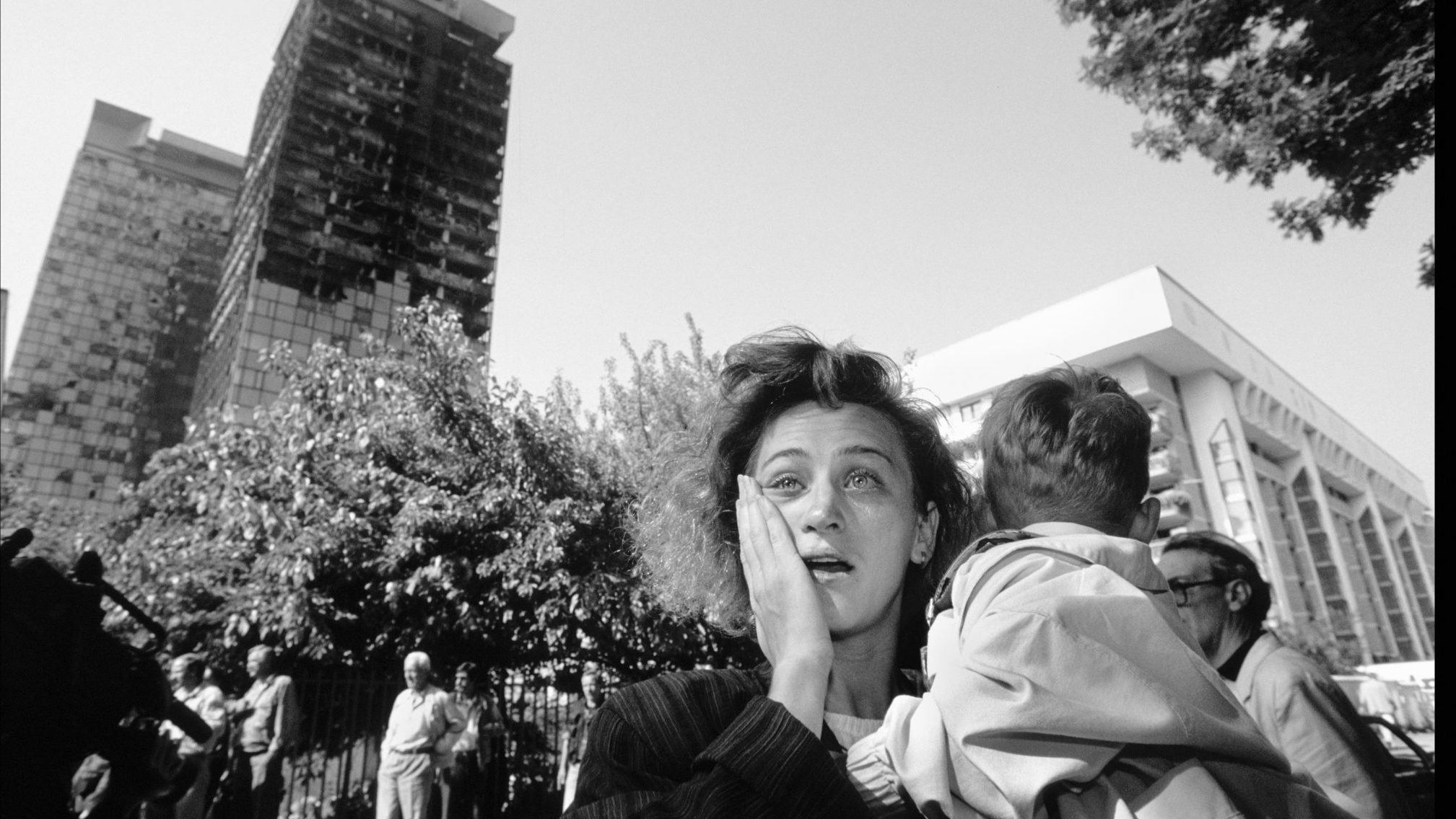 Siege of Sarajevo through the lens of Paul Lowe: Permanent Exhibition ...