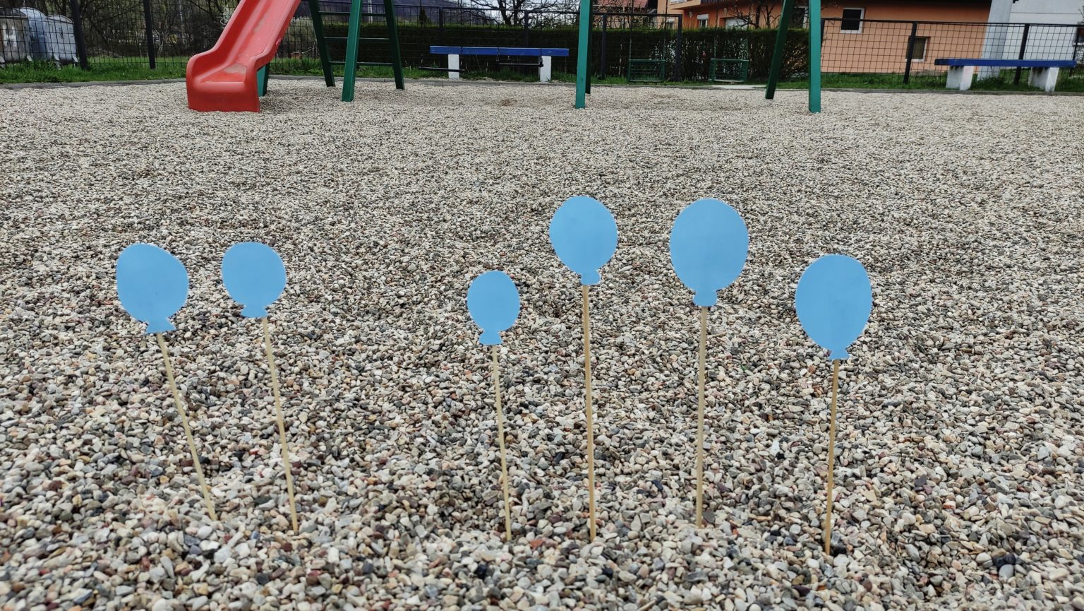 Plavi baloni – svjesnost i prihvatanje | Balkan Diskurs